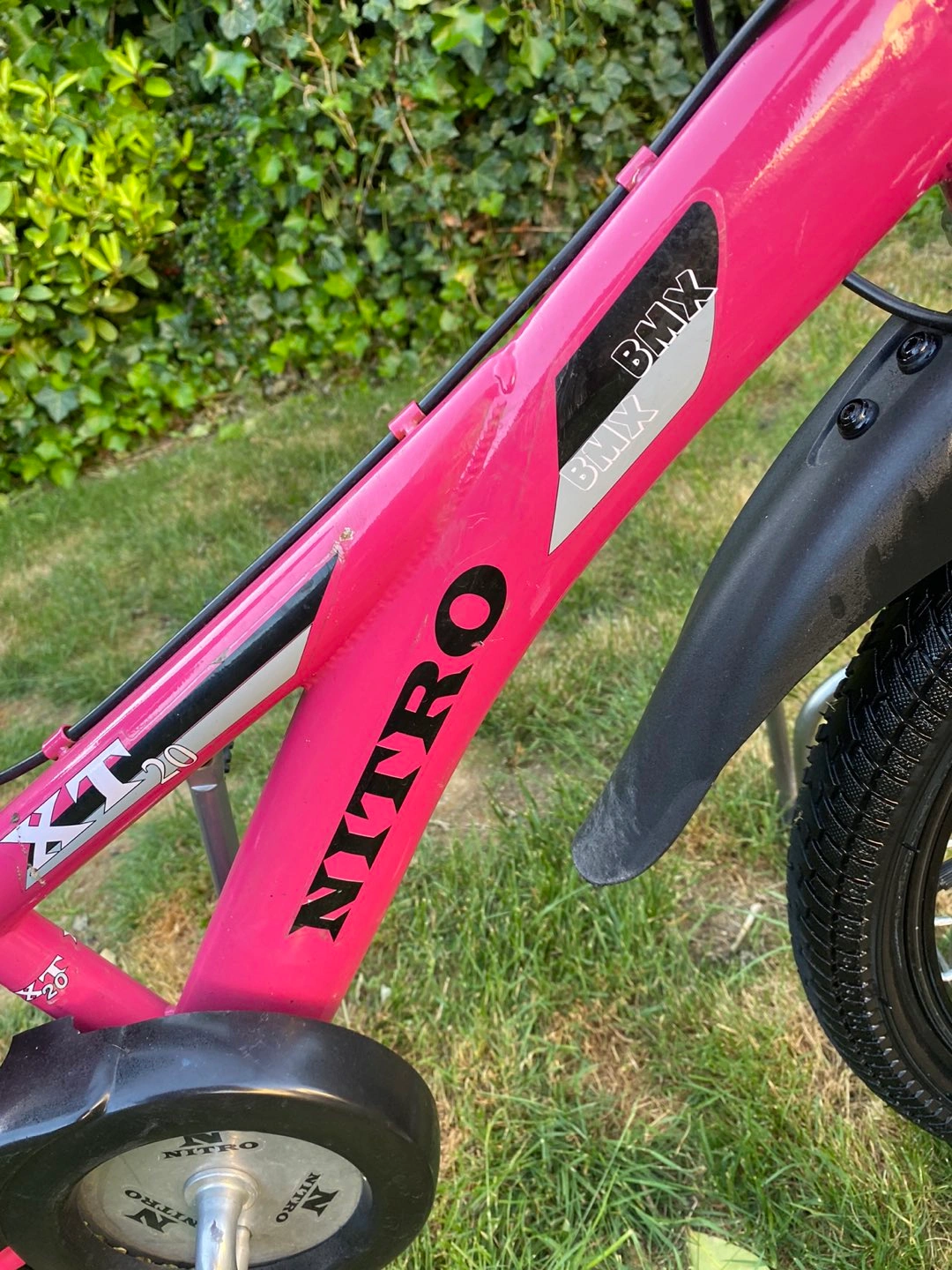 NOTRO XT HOT PINK BMX BIKE | Karrot