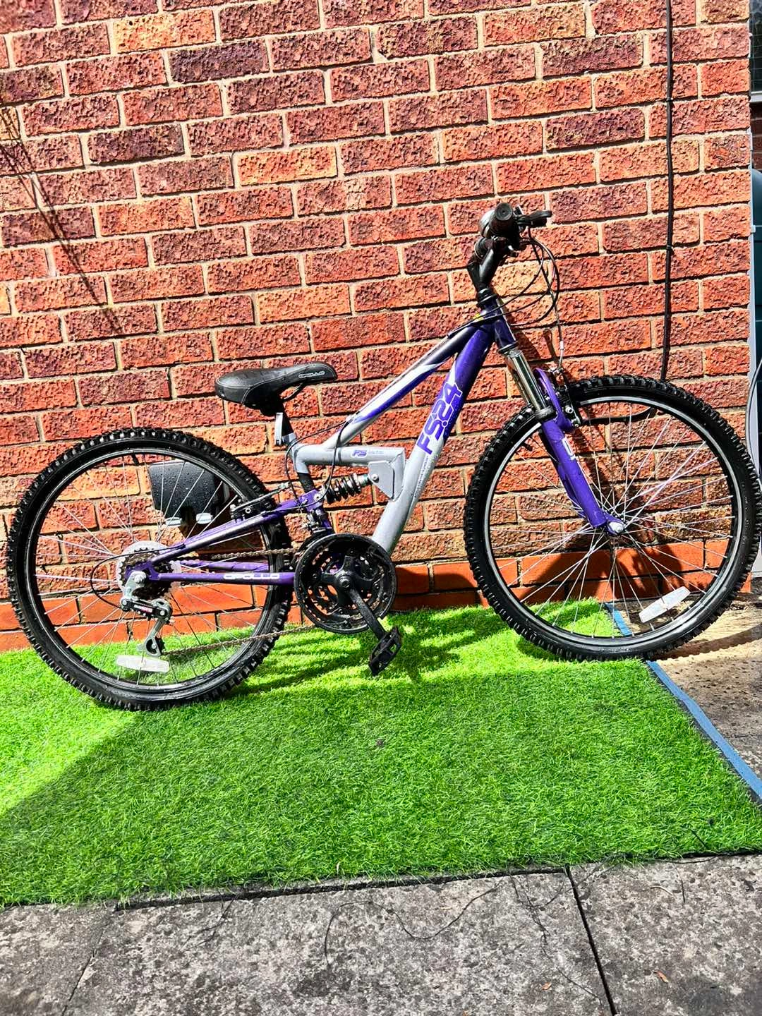 APOLLO FS24 JUNIOR MOUNTAIN BIKE | Karrot