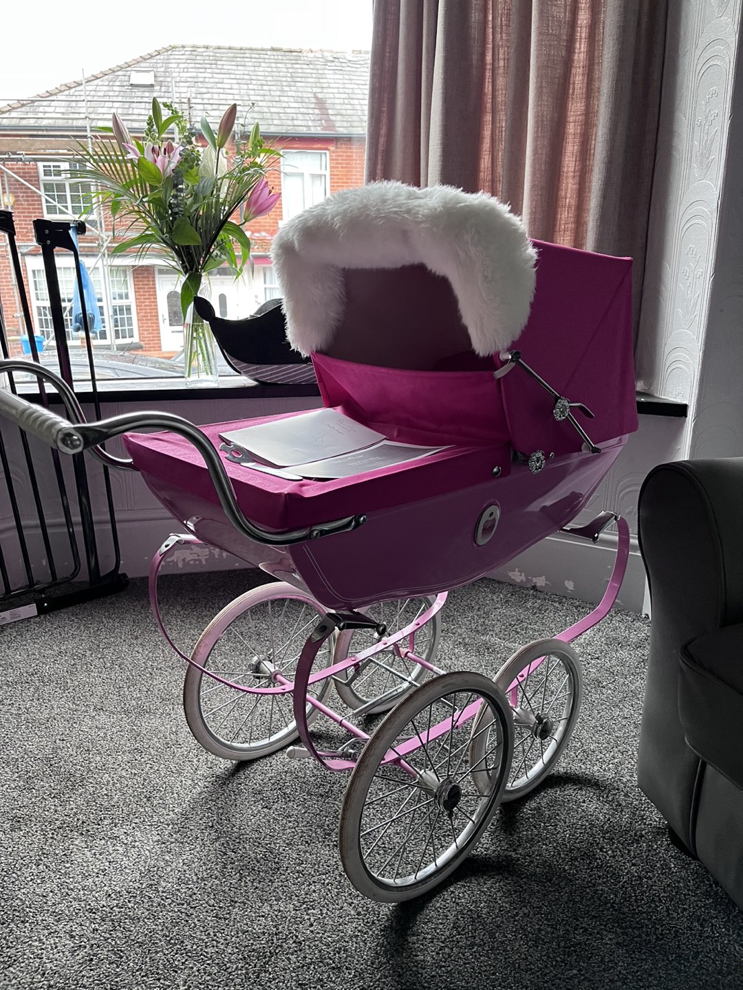 Dolls silver cross pram- with bag and certificate | Karrot