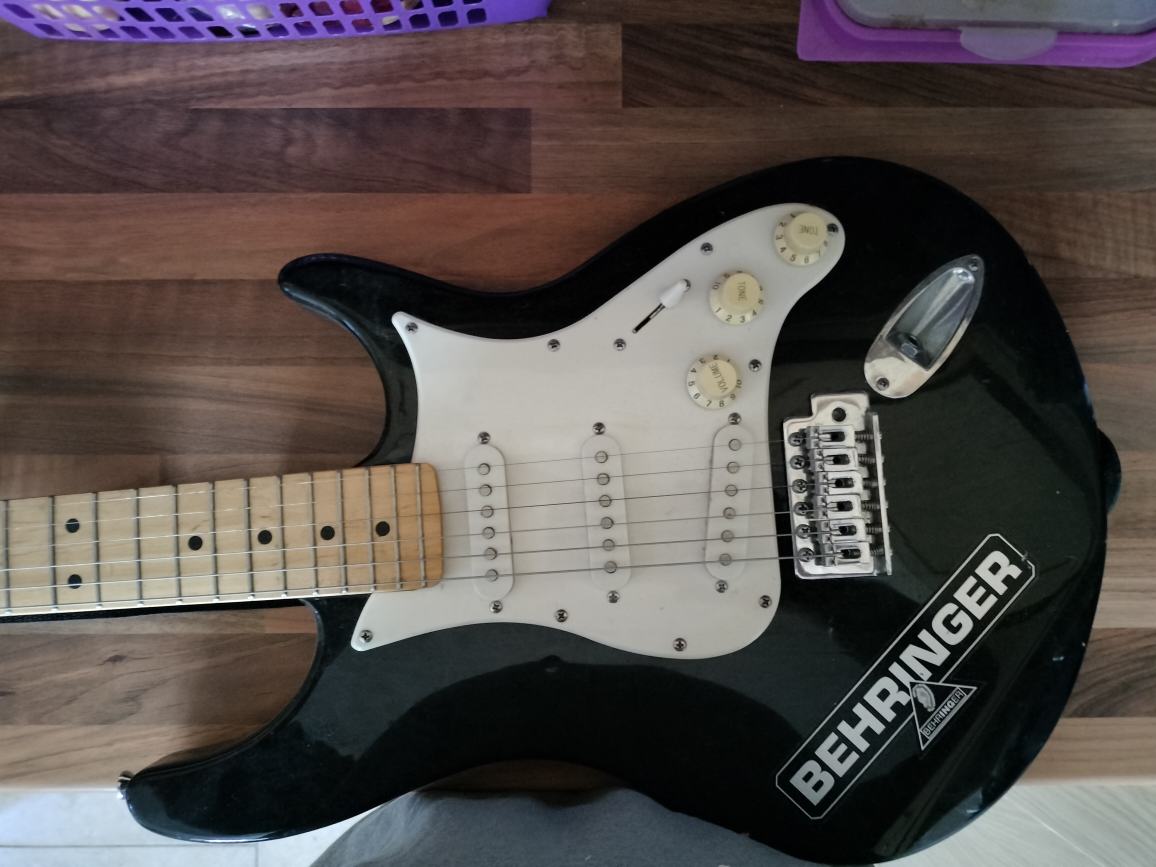 Behringer Guitar | Karrot