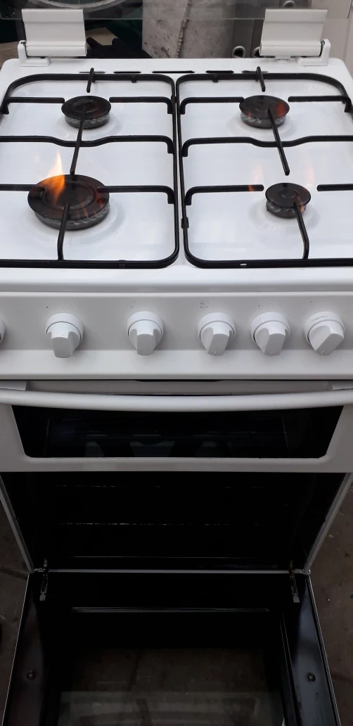60cm eclectic ignition gas cooker | Karrot