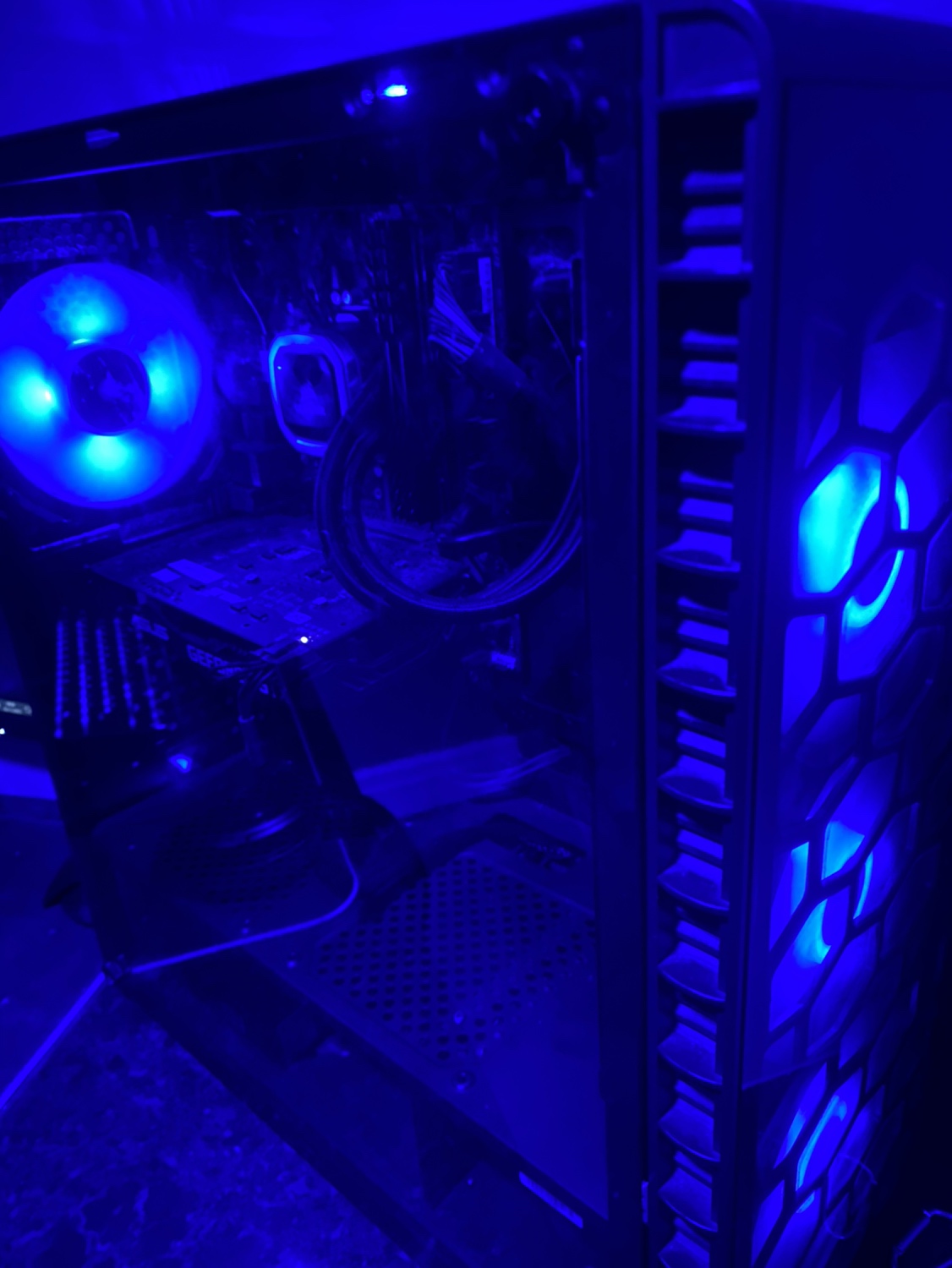 Gaming PC mid-range i7-8700 CPU | Karrot